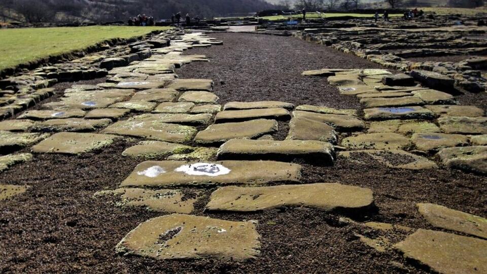Ancient Roman wall suddenly appears in Switzerland and stuns experts ...
