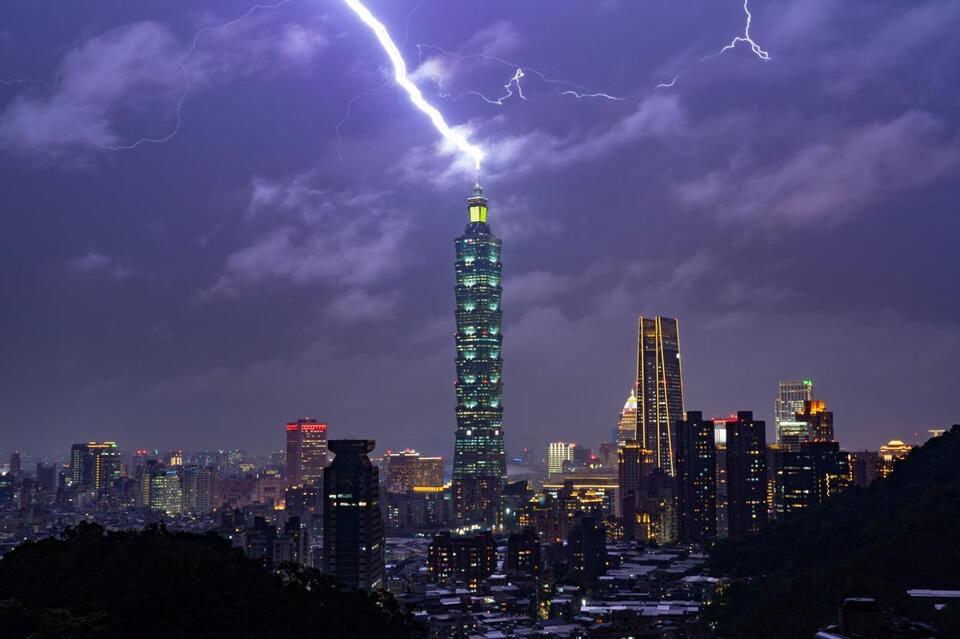 Texas Data Revealed: Your Lightning Strike Odds Are Shocking - NewsBreak