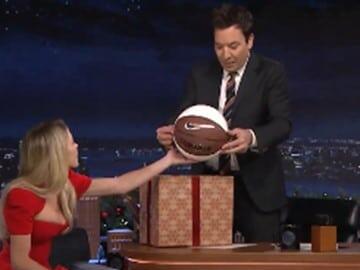 Sydney Sweeney Says A Gonzaga Basketball Player ‘Slid In Her DMs’ on ...