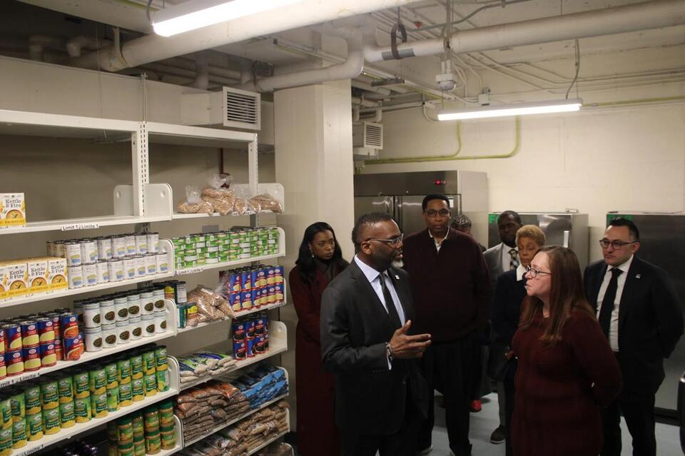 Chicago Opens Its 1st Food Pantry Inside A Public Library - NewsBreak