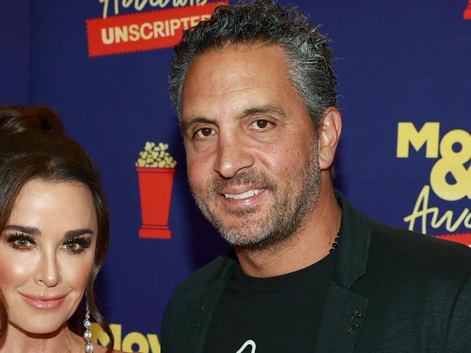 RHOBH’s Kyle Richards’ Estranged Husband Mauricio Umansky’s Family ...
