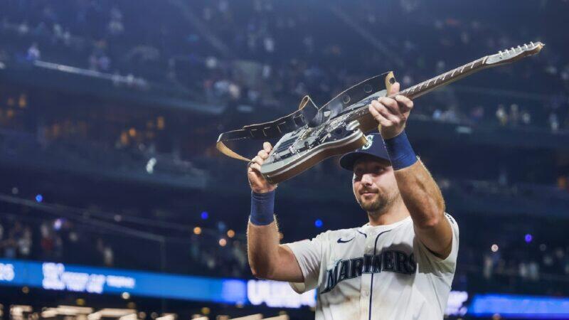 What Is The Vedder Cup Trophy In MLB? Here’s All You Need To Know ...