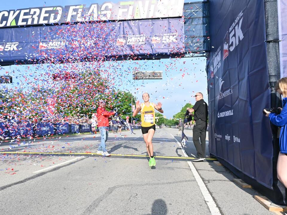 At 23 weeks pregnant, woman outruns 7,900 others to win half marathon