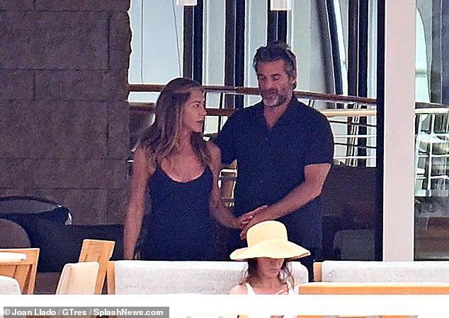 Embarrassing illness Jennifer Aniston's hunky health guru boyfriend ...