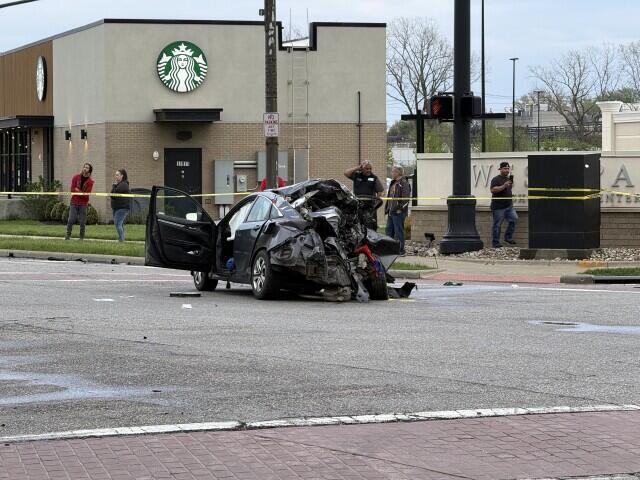 1 dead, 4 injured in 5-vehicle crash involving stolen car - NewsBreak