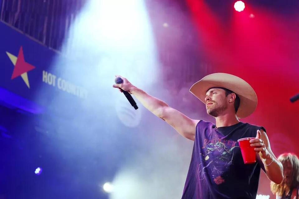 Dustin Lynch to Headline 2025 Finger Lakes Music Festival - NewsBreak