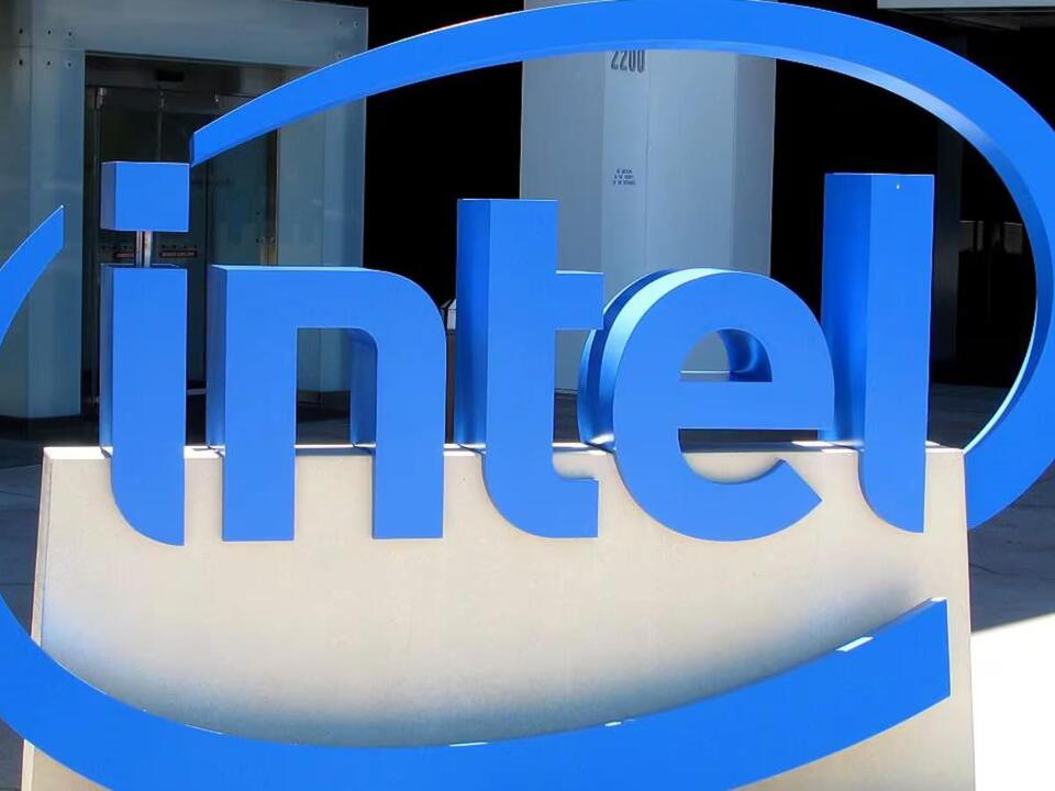 Intel, Arizona officials announce new apprenticeship program