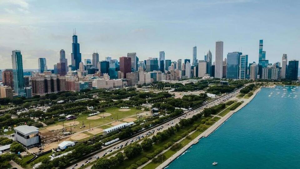 Lollapalooza 2025 Draws Massive Crowd of 115,000 Daily, Matching Pre ...