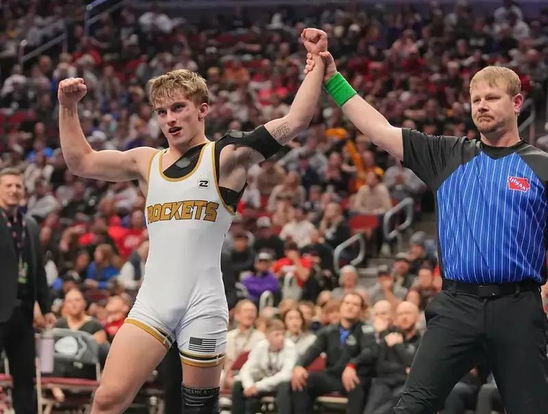 State champion Landen Davis joins Iowa’s 2026 recruiting class - NewsBreak