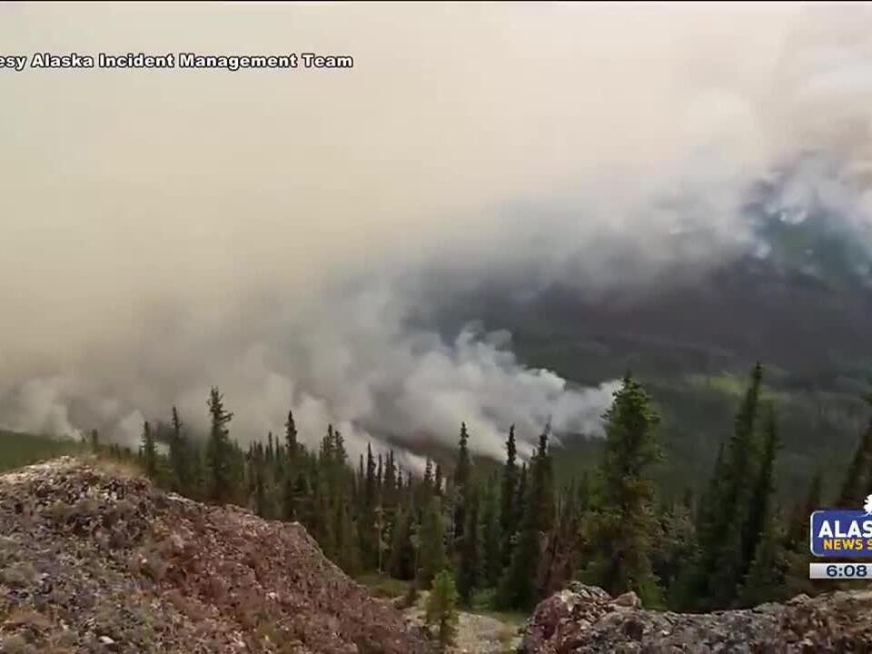 Grapefruit Complex Fire reaches Trans-Alaska pipeline in 2 places