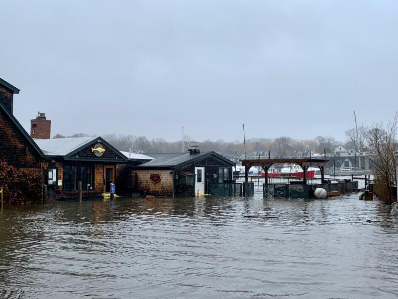 Astronomical high tide and winter storm produce another sea tempest ...
