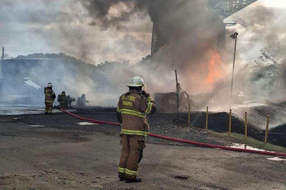 Huge explosion at Panama Canal’s Bridge of the Americas leaves one dead ...