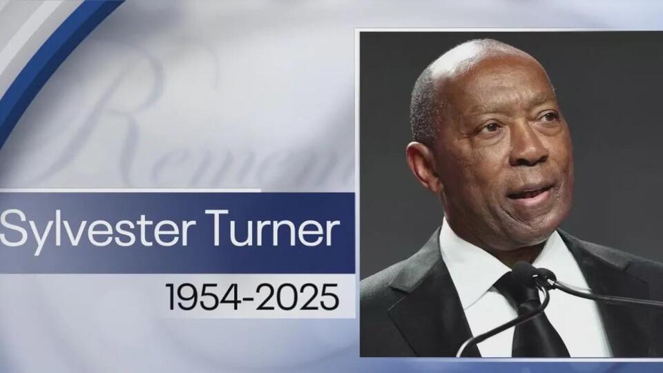 Longtime former Houston Mayor Sylvester Turner honored at City Hall ...