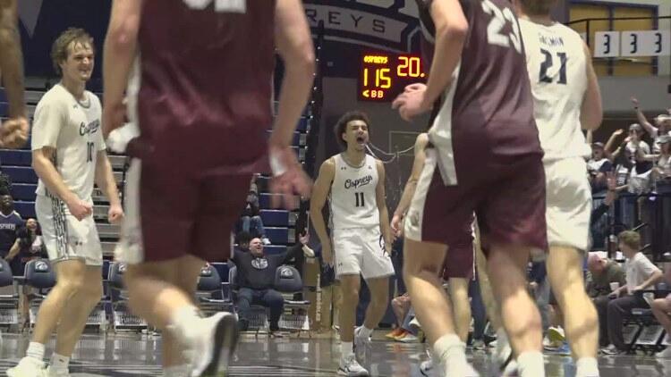 Kamrin Oriol's career night leads North Florida to OT win vs ...