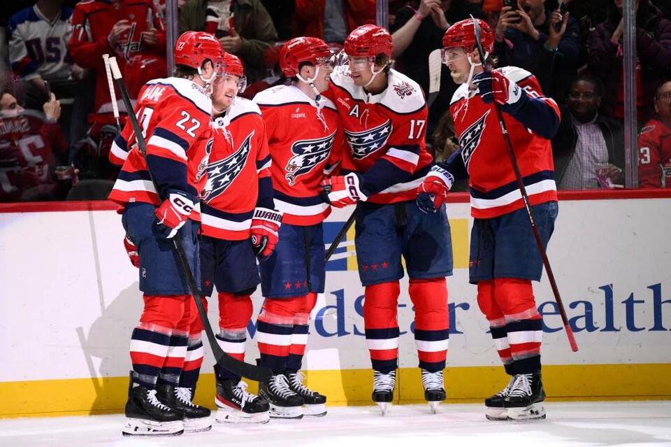 Sandin and van Riemsdyk score rare goals and Capitals beat Flyers 3-1 ...