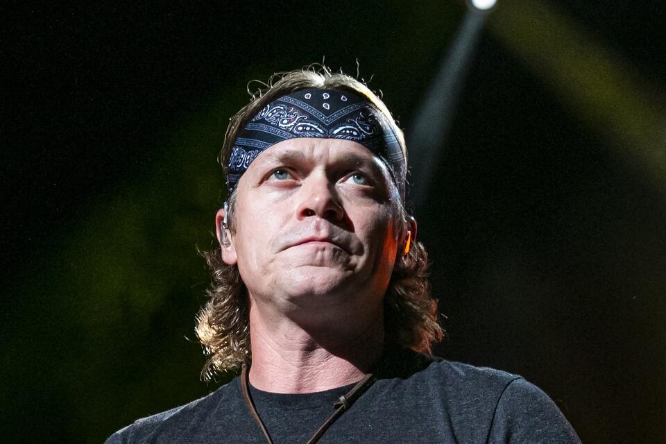 Rockers Pay Their Respect to Late 3 Doors Down Singer Brad Arnold ...