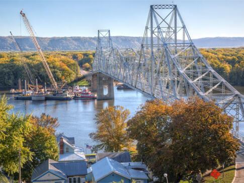 Mississippi River bridge at Lansing could remain closed for months