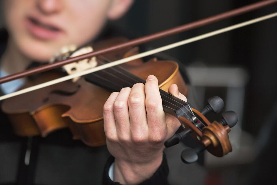 Mom Tells Her Son It's Okay If 'You Suck' at Playing Violin. Now, Her ...