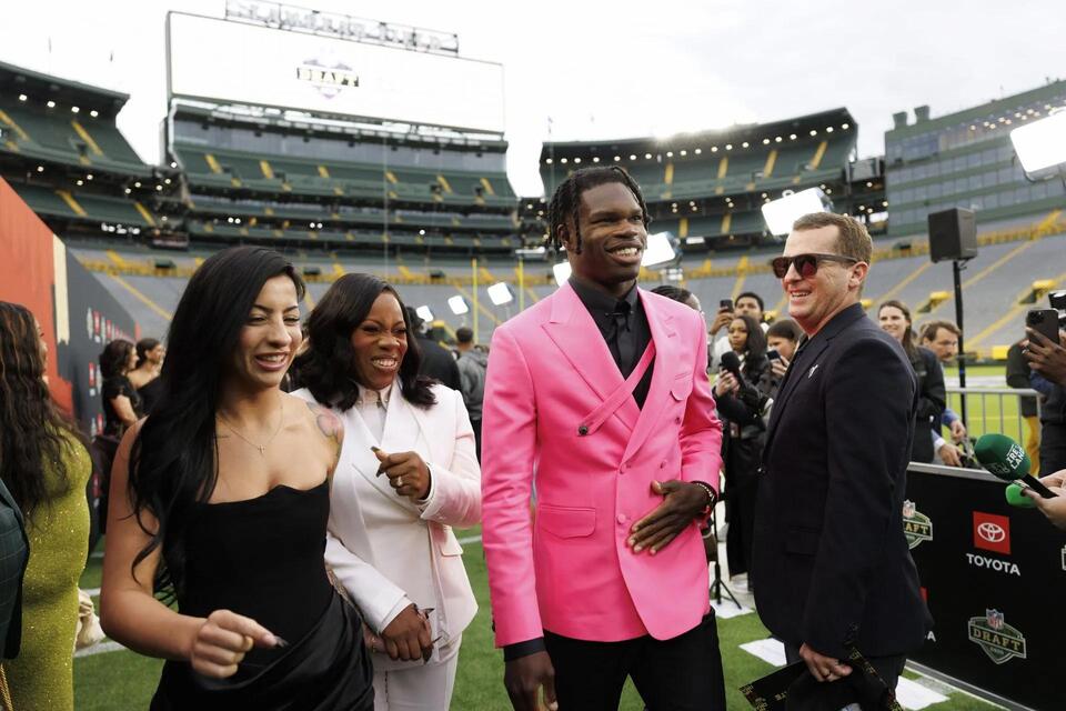 Where is Leanna Lenee from? Parents, nationality and all we know about ...