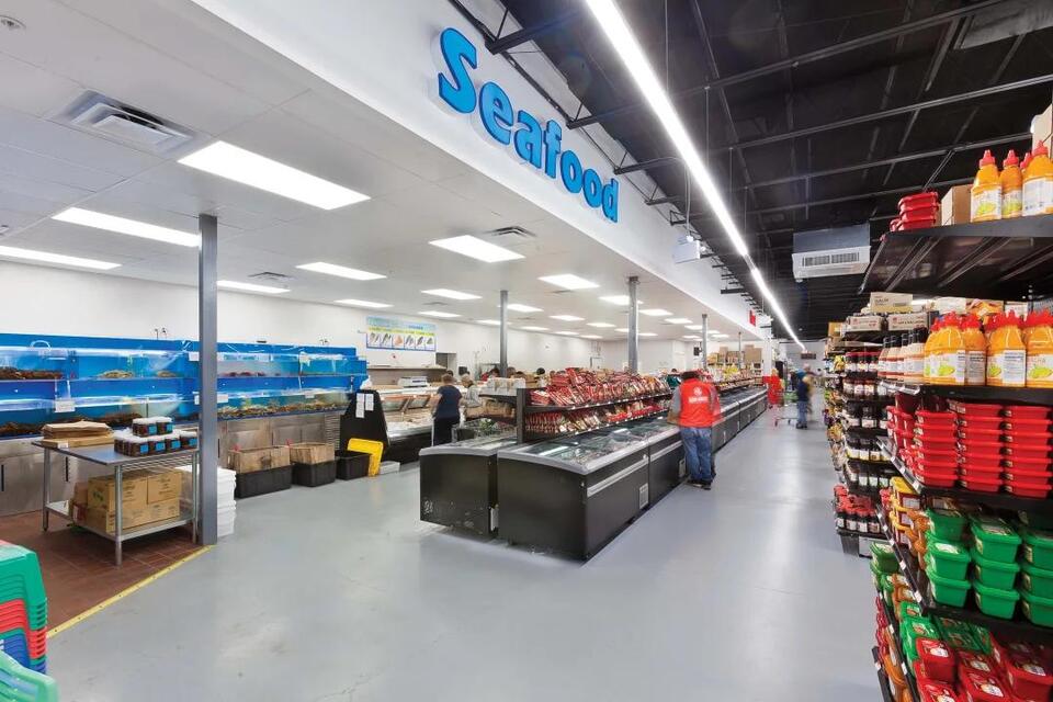 Inside Sarasota's Massive New HL Asian Market - NewsBreak