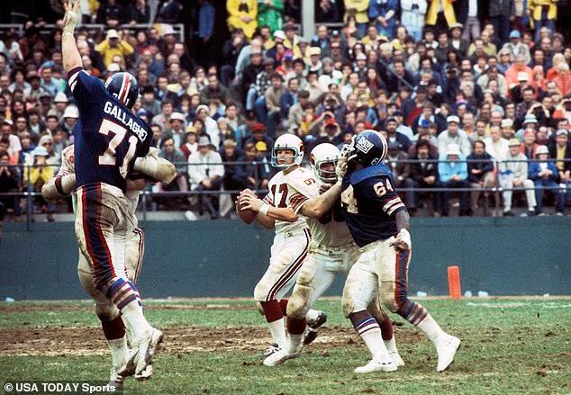 NFL player who quit football to become a surgeon dead at 73 - NewsBreak