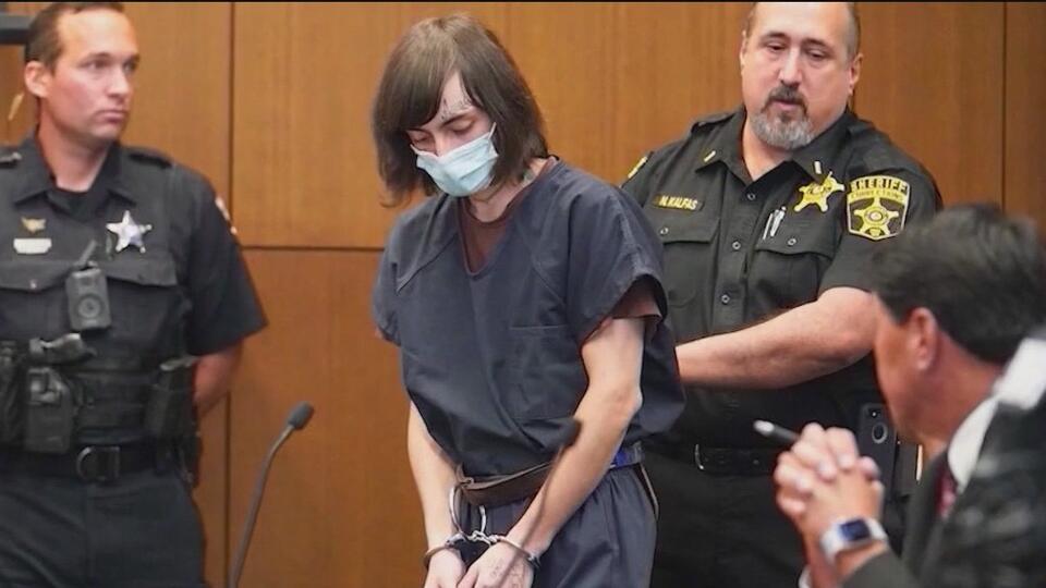 Jury selection gets underway in Highland Park parade shooting trial ...