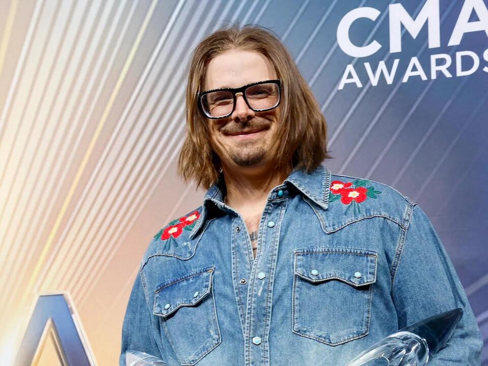 Listen to Audacy's Friday Night Takeover with HARDY