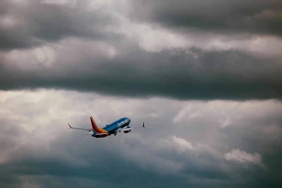 Here’s What Can Cause a Terrifying ‘Dutch Roll’ During a Flight - NewsBreak