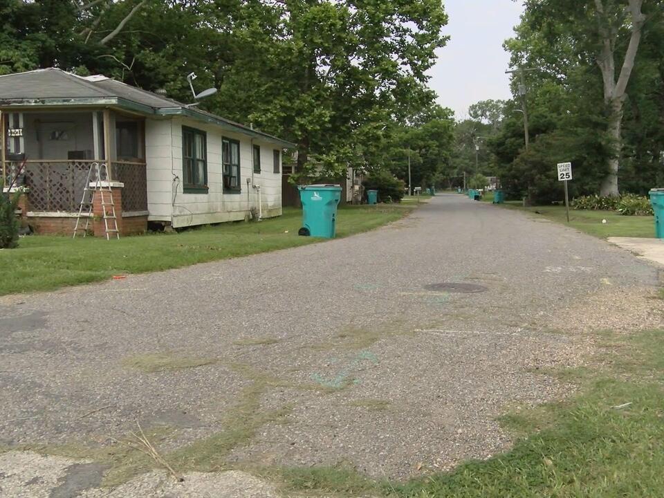 Man dead, girl injured, & another man in custody being questioned after ...