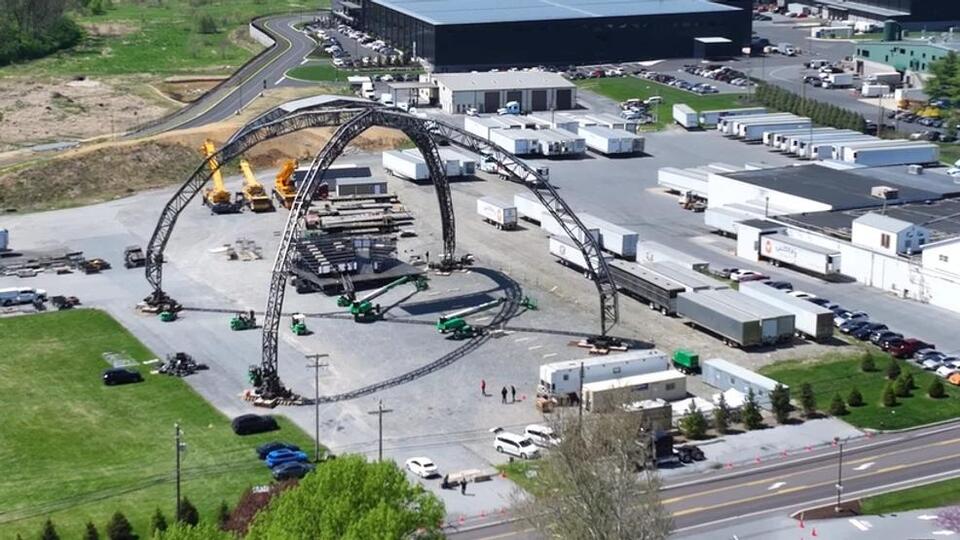 PHOTOS | PA company builds huge venue for White House's UFC event ...