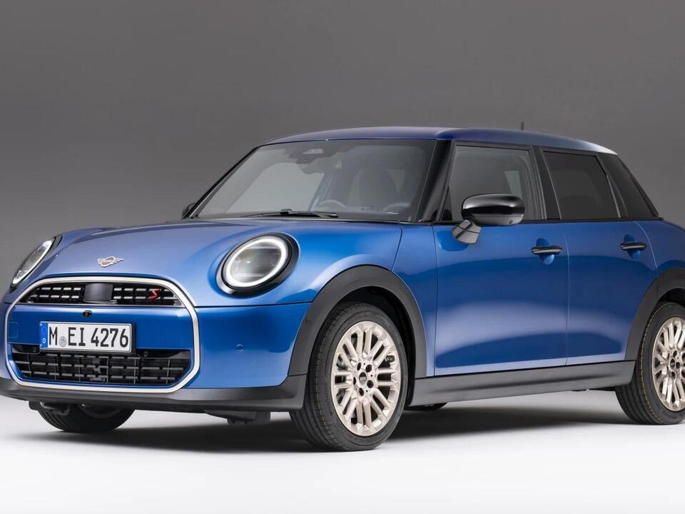 2025 Mini Cooper four-door makes more room for the people in the back