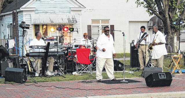 Roseboro grooves at the ‘aLive’ finale - NewsBreak