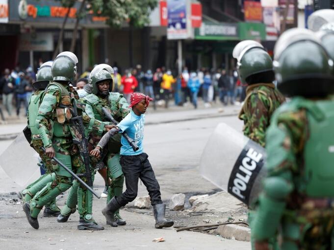 Low turnout at Nairobi protest over fears of violence