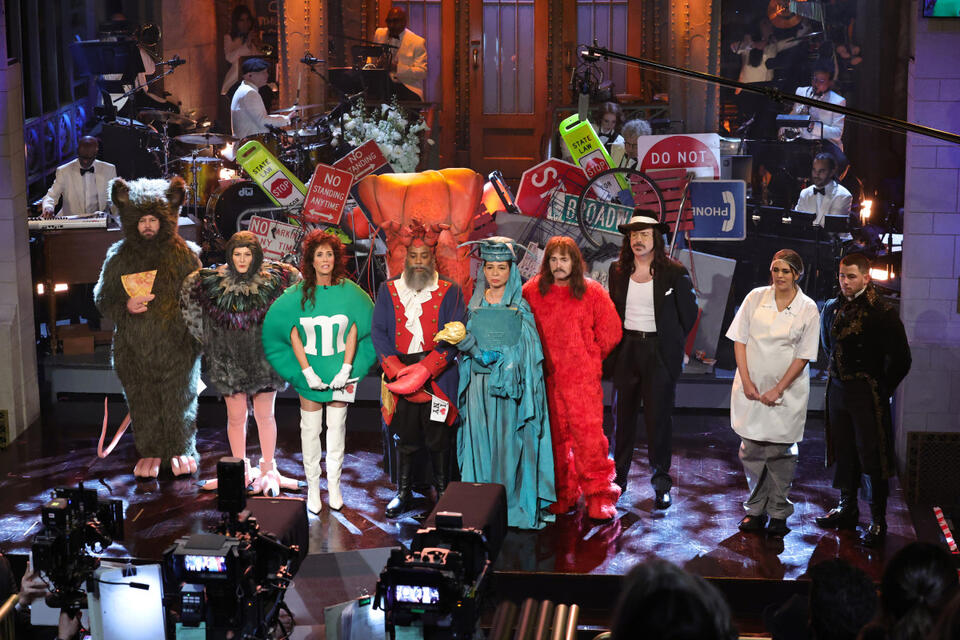 ‘SNL’ Icon, 58, & Her Family Make Rare Public Appearance Together on ...