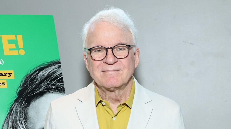 Steve Martin’s Sophisticated Porch Setup Is 2026’s Top Furniture Trend ...