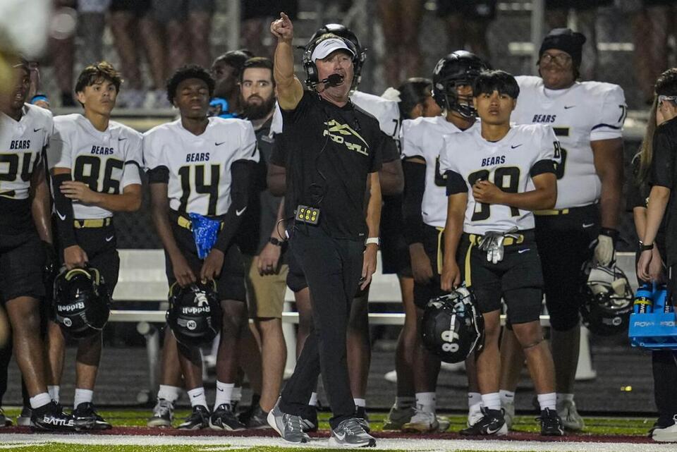 Mountain View Head Football Coach John Poitevint Resigns - NewsBreak