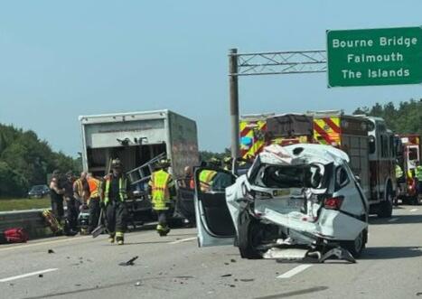 Three-vehicle crash jams traffic on Route 25 headed to Cape Cod - NewsBreak