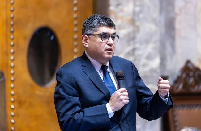 Washington Senate passes face mask ban for law enforcement officers ...