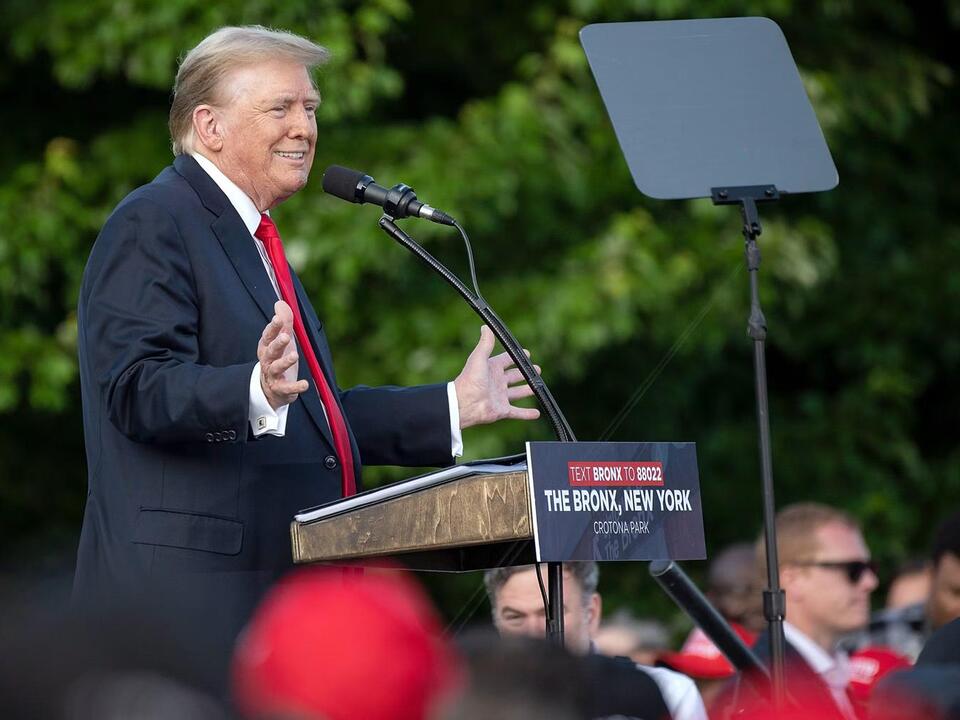 Trump Proudly Accepts Endorsements From Rappers Charged With Murder