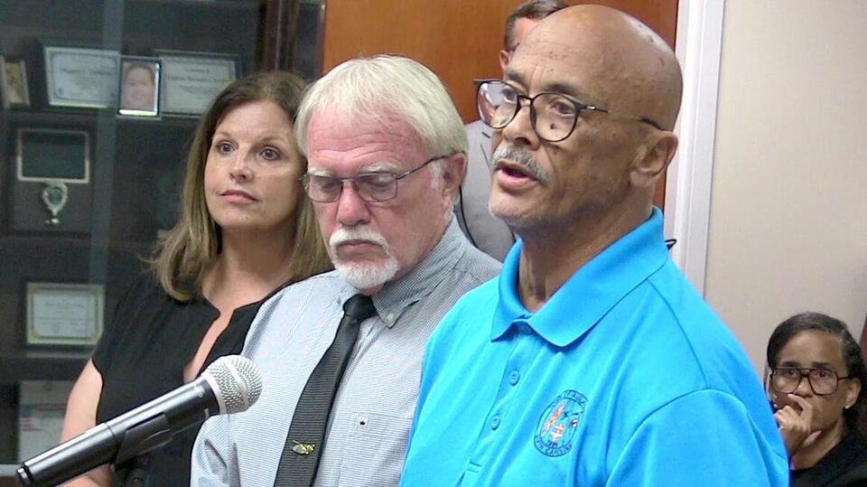 Aulander officials seek answers from commissioners - NewsBreak