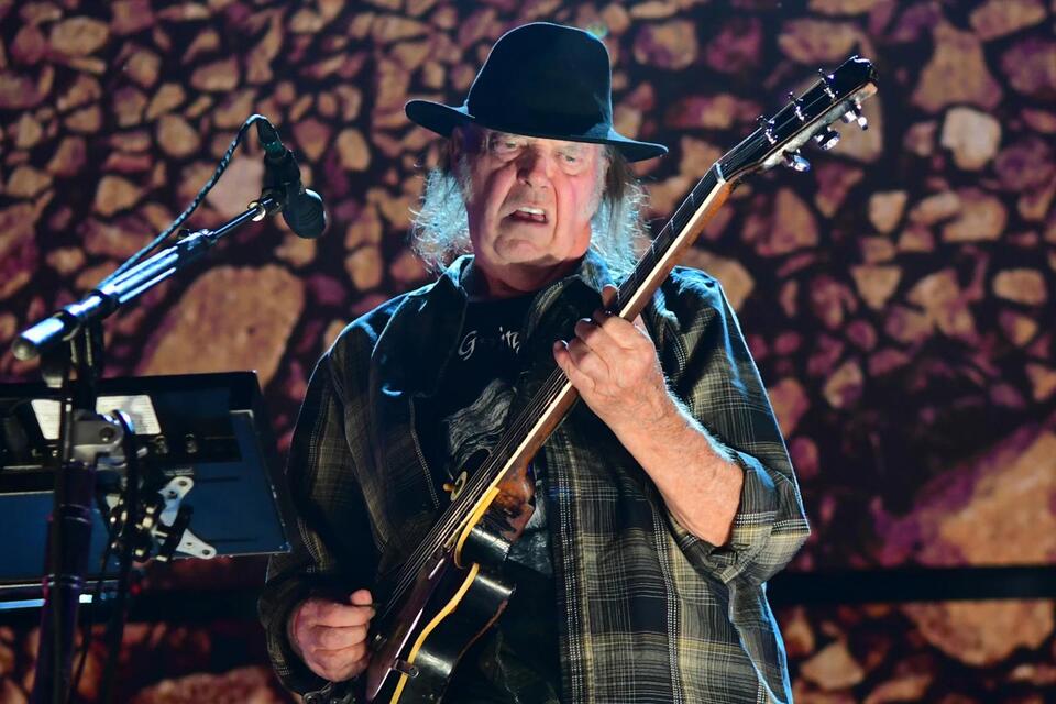 Neil Young Confirms First 2026 Concert Dates - NewsBreak