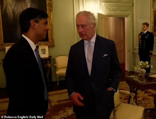 Charles' new wingman! As King's 'hot equerry', Lt Col Jonathan Thompson ...