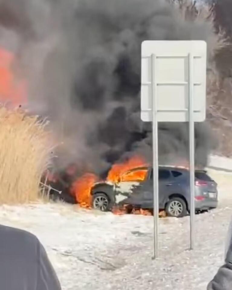I-87 Blaze: Snow From Vehicle Roof Causes Car To Lose Control, Crash In ...