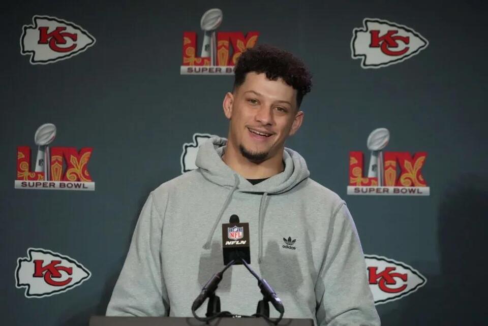 Is Patrick Mahomes the Highest-Paid Quarterback in the NFL? Find Out ...