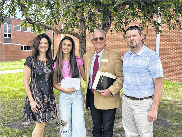 Lumberton High School senior Aloña Hanna receives Ann Marie Gentry ...