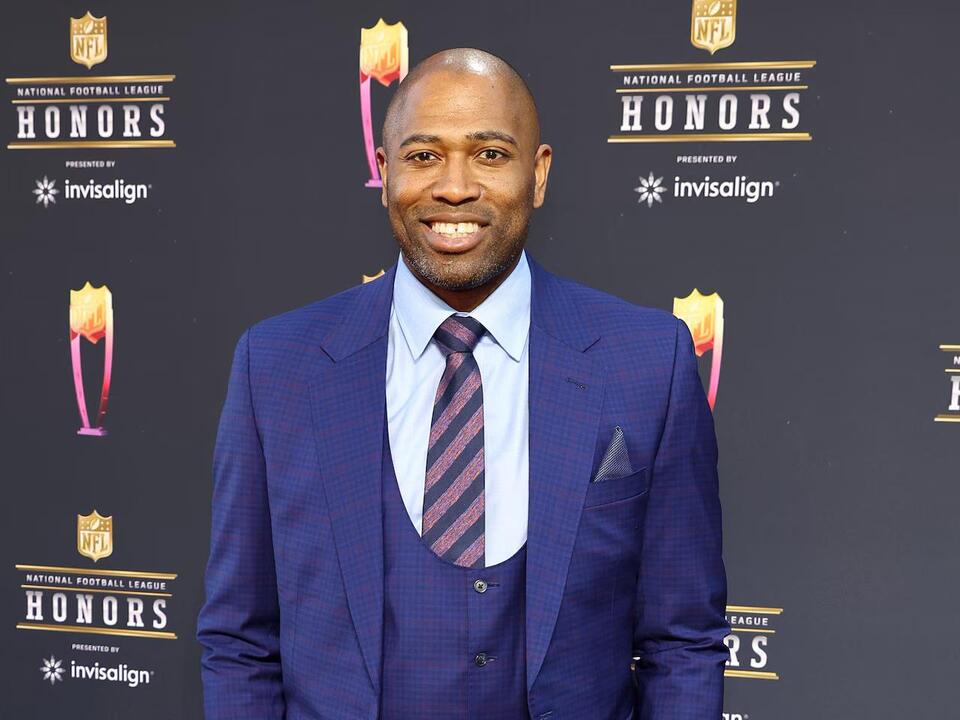 NFL legend reveals wife is pregnant on-air: ‘This will be number 14 ...