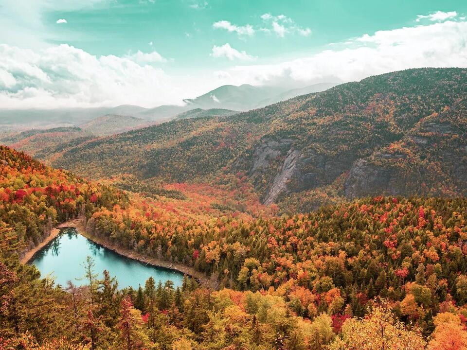 These are the best destinations for fall travel, according to Airbnb