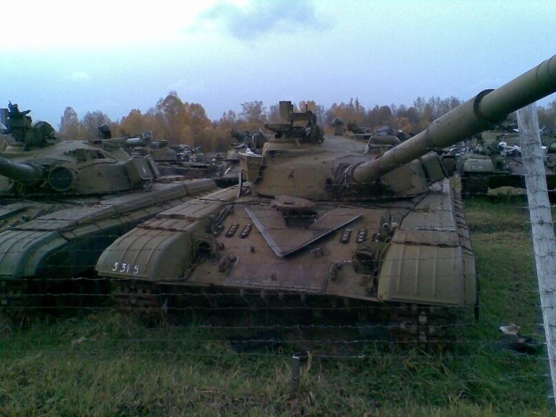 Don't Look Now, But Here Are 600 More Tanks Russia Can Return To Front ...
