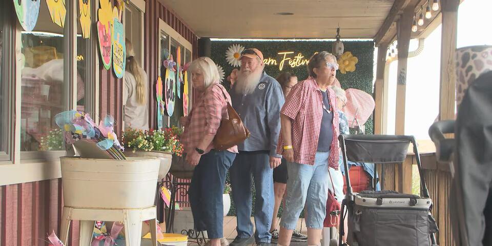 Barn Festival south of Hastings draws 60 vendors for spring event ...