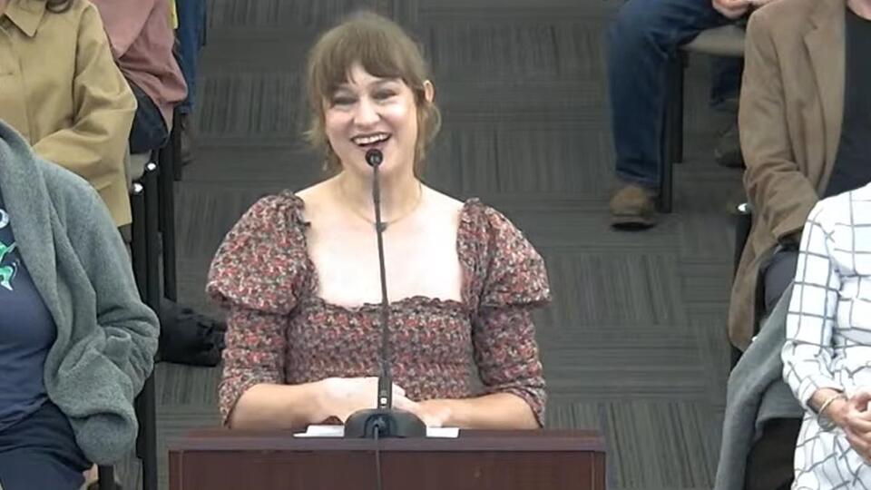 Joanna Newsom Delivers Grammar Lesson While Being Honored with Her Own ...